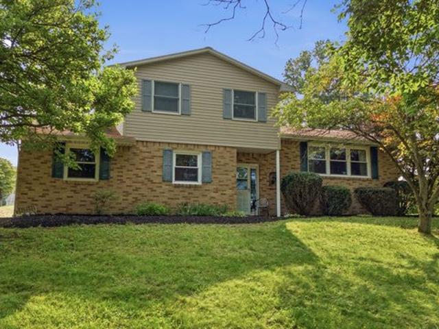 11251 Lynwood Dr NE, Magnolia, OH 44643