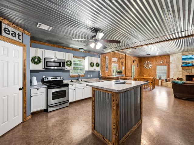 11255 Gilmore