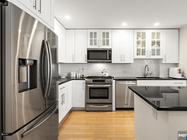 1125 Maxwell Lane # 734