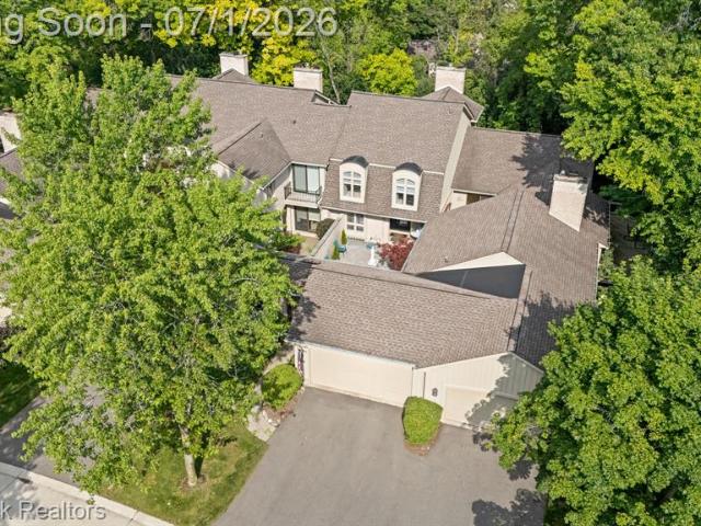 1125 Meadowglen Court