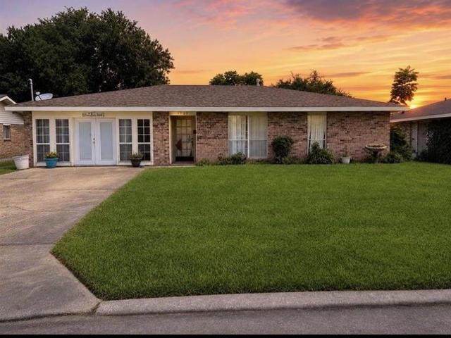 1125 N Elton Ct, Lake Charles, LA 70607