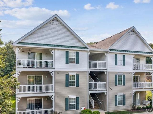 1125 Arbor Creek Dr Apt 2A, Kirkwood, MO 63122