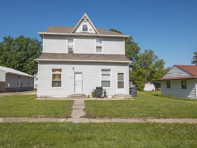 1125 Broadway St, Larchwood, IA 51241