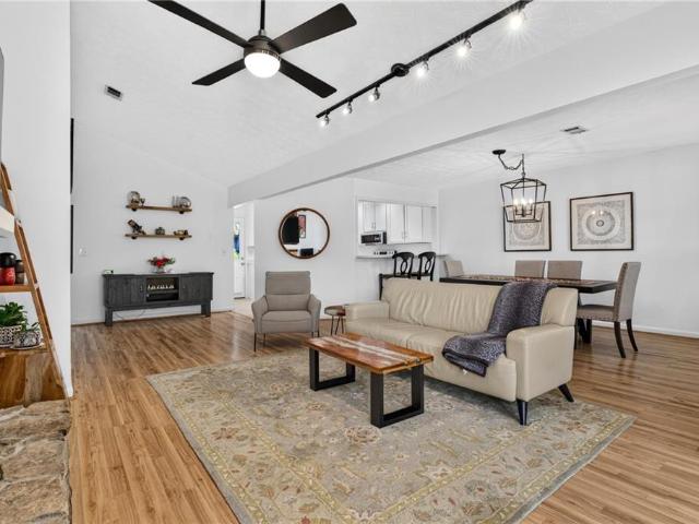 1125 Capital Club Circle NE