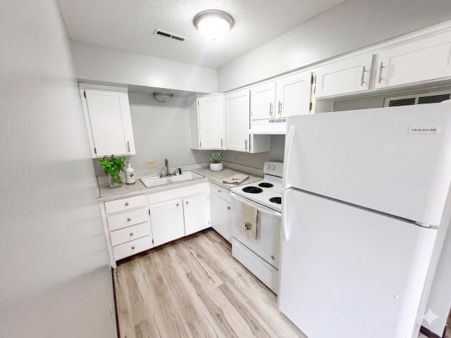 1125 Dixon Dr