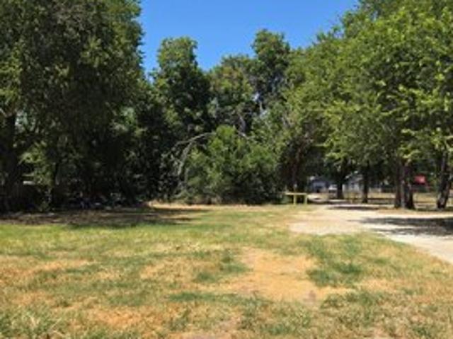 1125 E Henderson St, Cleburne, TX 76031