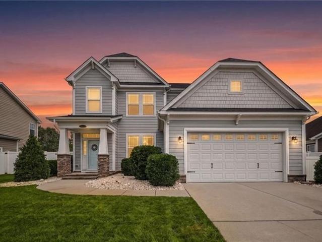 1125 George Olah Dr, Chesapeake, VA 23322
