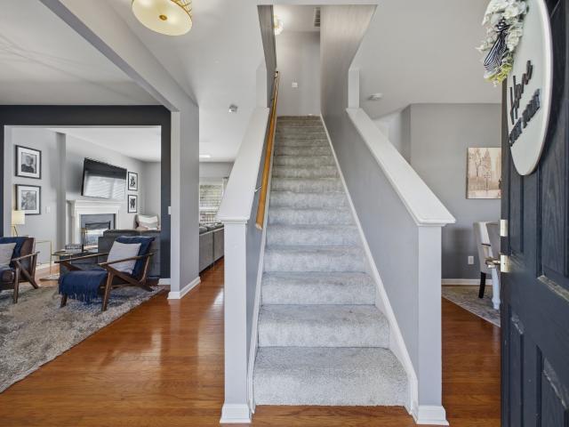 1125 Hudson Ln