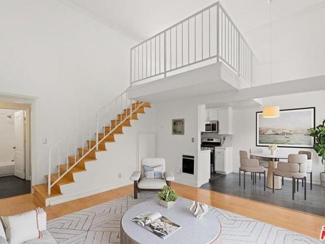 1125 Pico Blvd #209, Santa Monica, CA 90405