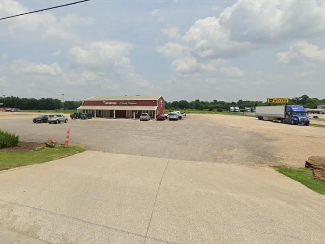 1125 S Oak St, Van, TX 75790 | MLS #20484 | Compass