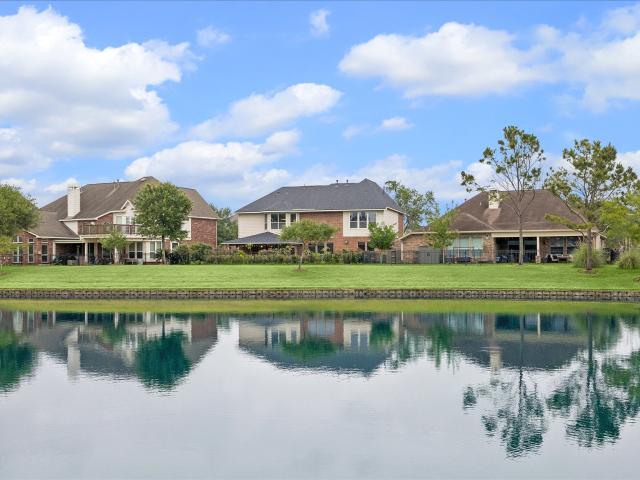 1125 Shady Knoll Lane