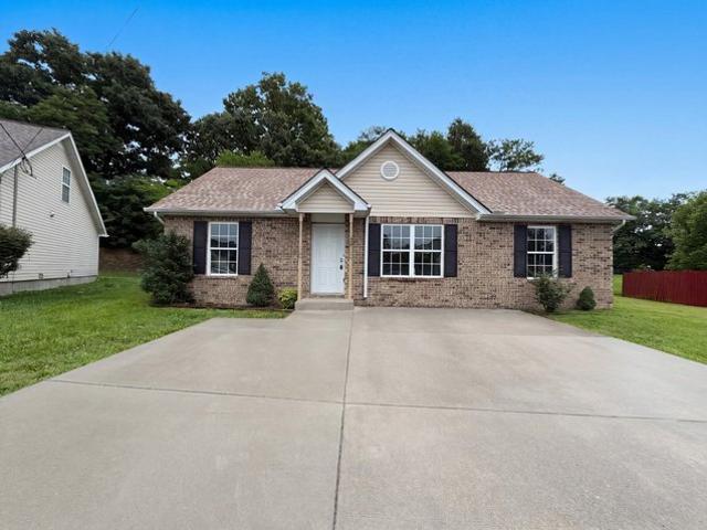 1125 Sima Shabat Ct, La Vergne, TN 37086