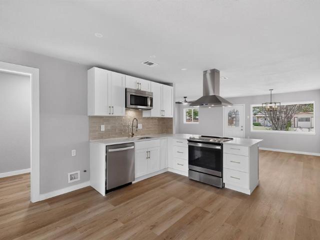 1125 Woodcrest Drive