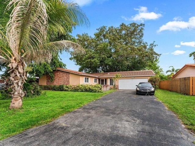 11260 NW 41st St, Coral Springs, FL 33065