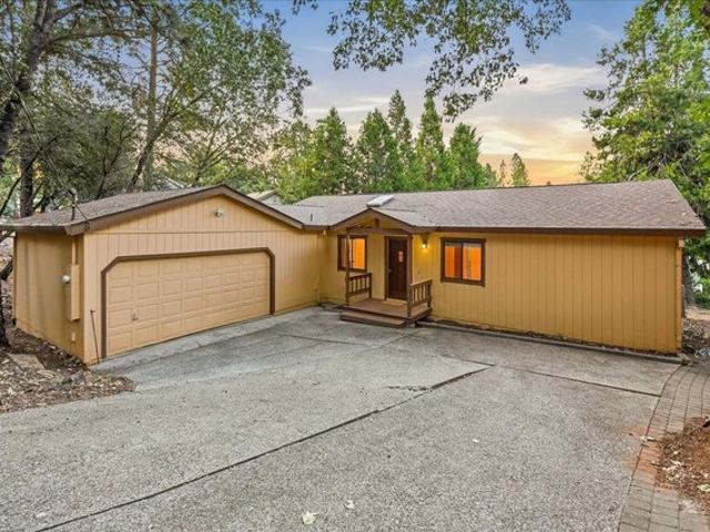 11261 Edward Dr, Grass Valley, CA 95949