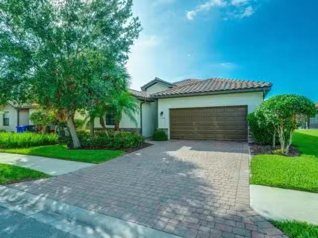11264 Reflection Isles Blvd
