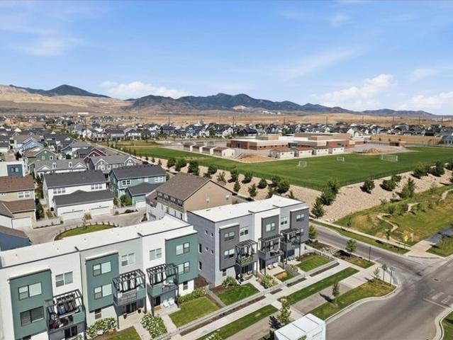 11264 S Holly Springs Dr, South Jordan, UT 84009