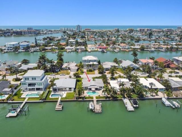 11265 6th St E, Treasure Island, FL 33706