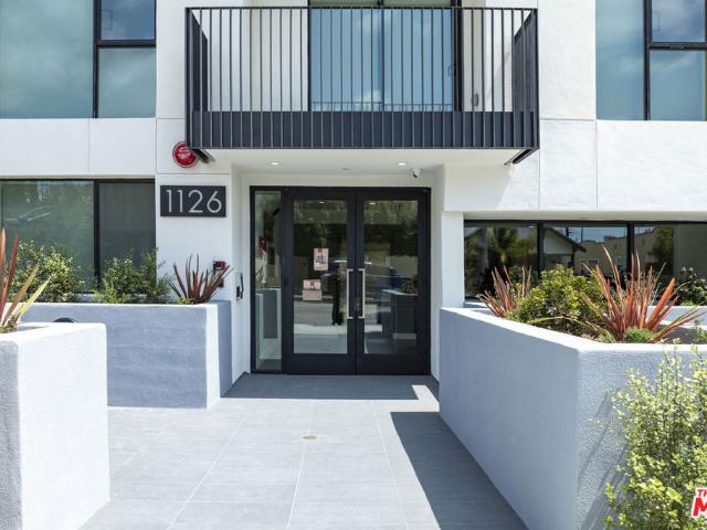 1126 N Cornwell Street 101