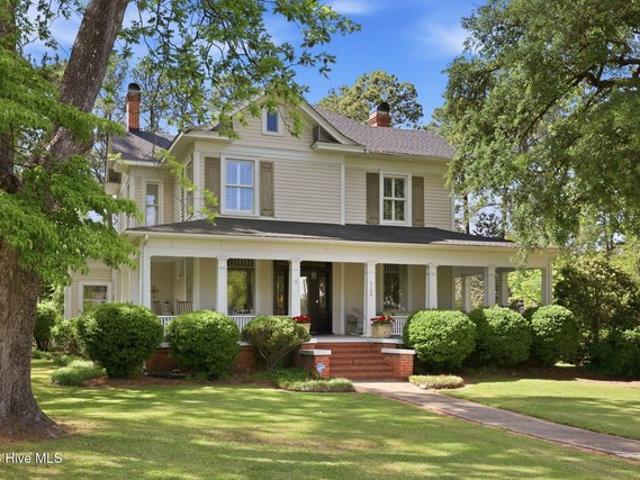 1126 N Market St, Washington, NC 27889