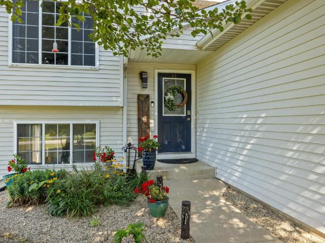1126 N Vista Lane