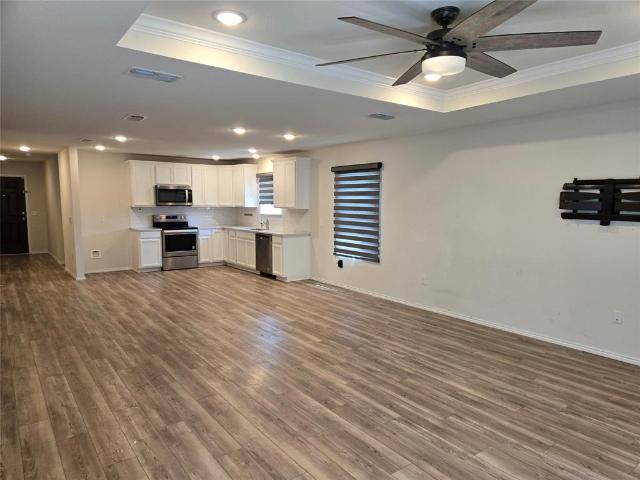 1126 Ainsley Lane