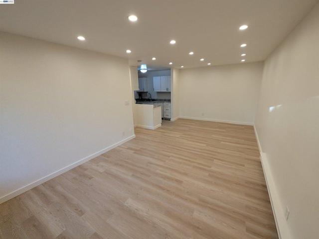 1126 Cherry Ave Apt 128, San Bruno, CA 94066