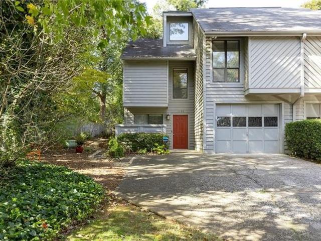 1126 Creatwood Pl SE, Smyrna, GA 30080