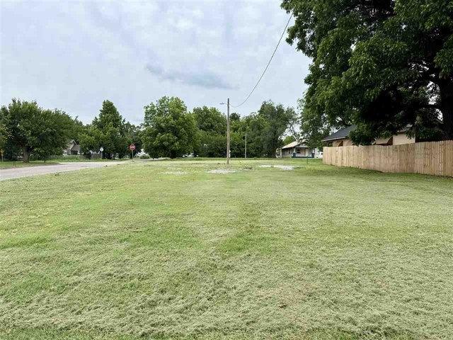 1126 Fir St, Perry, OK 73077
