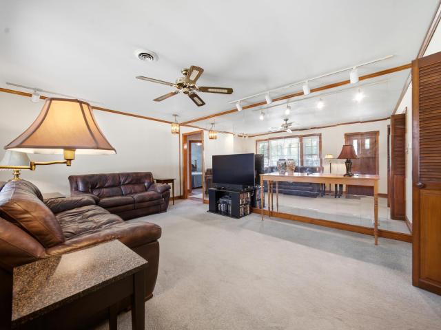 1126 Lee Circle