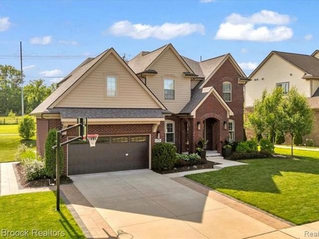 1126 Queensboro Dr, Rochester Hills, MI 48307