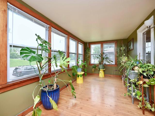 1126 Rose St