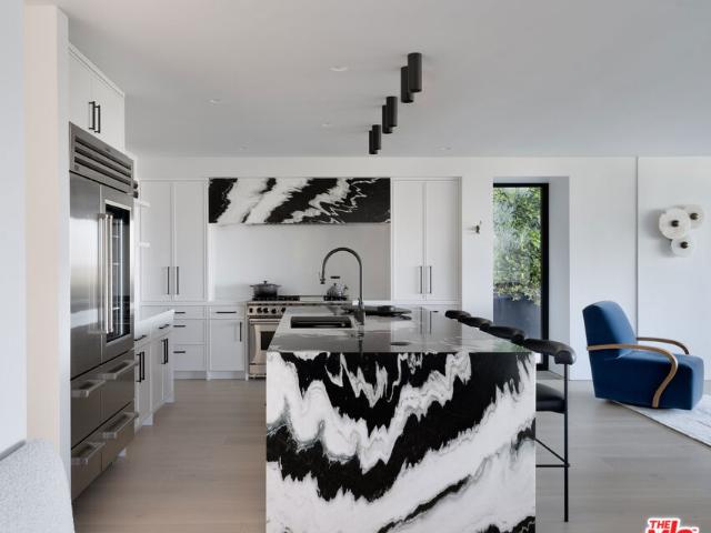 1126 Stradella Road
