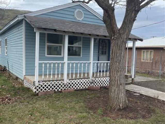 1126 S 4th St, Dayton, WA 99328