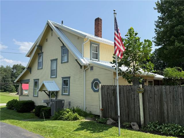 1126 S 6th Street