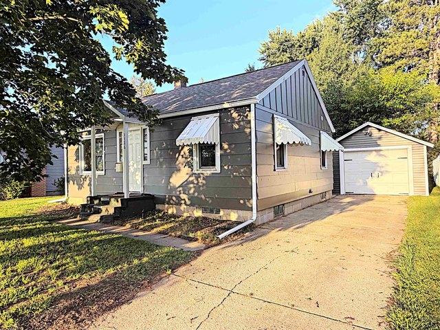 1126 S Evergreen St, Shawano, WI 54166