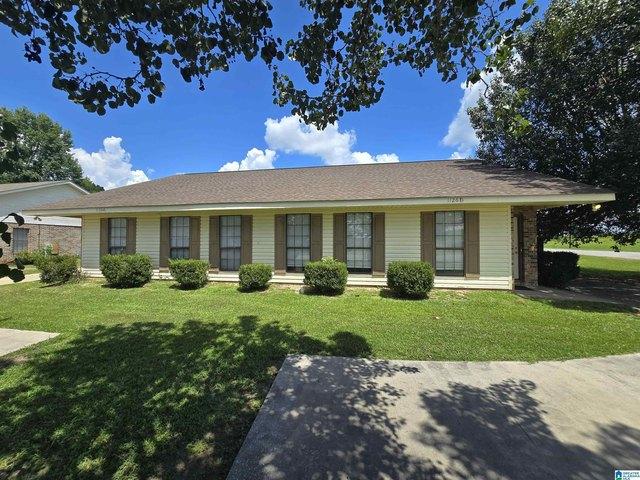 1126 Temple Cir, Alexander City, AL 35010