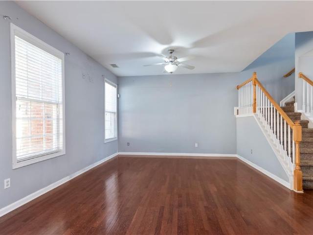1126 Treymont