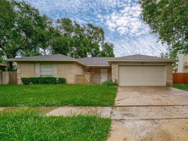 1126 W Belgravia Drive