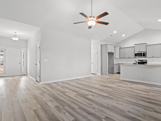 1126 W Business 9