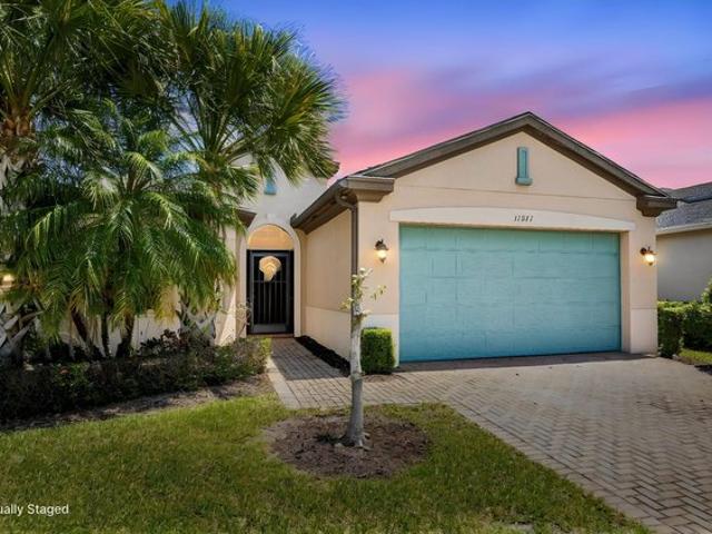 11277 SW Lake Park Dr, Port Saint Lucie, FL 34987