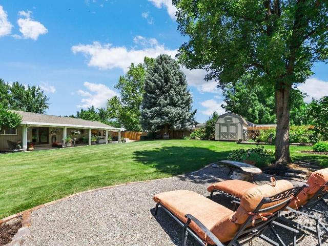 11279 W Seneca Dr