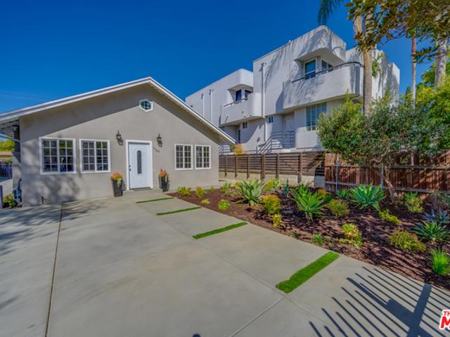 1127 N Formosa Avenue