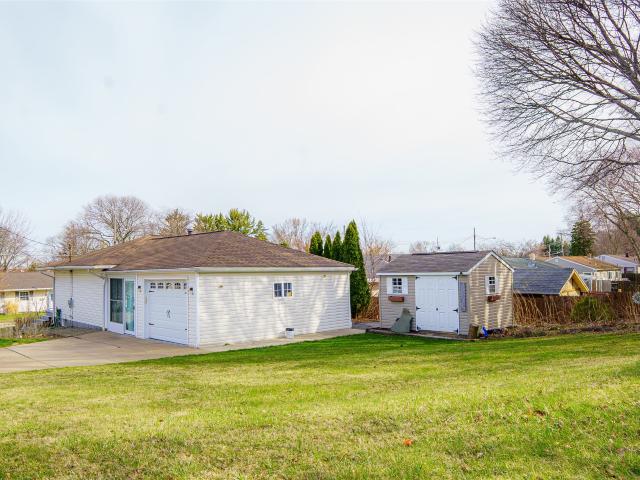 1127 E 40TH Street