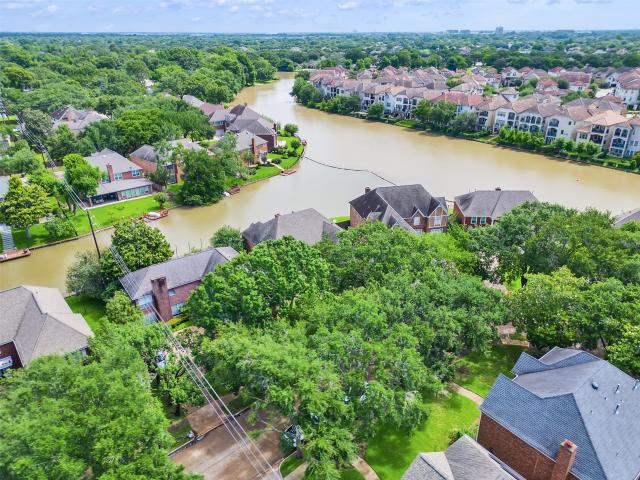 1127 Gloria Court