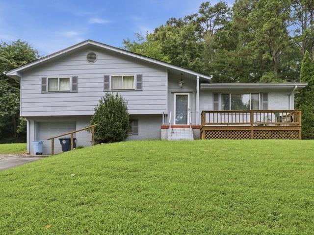 1127 Hillsboro Dr, Chattanooga, TN 37412