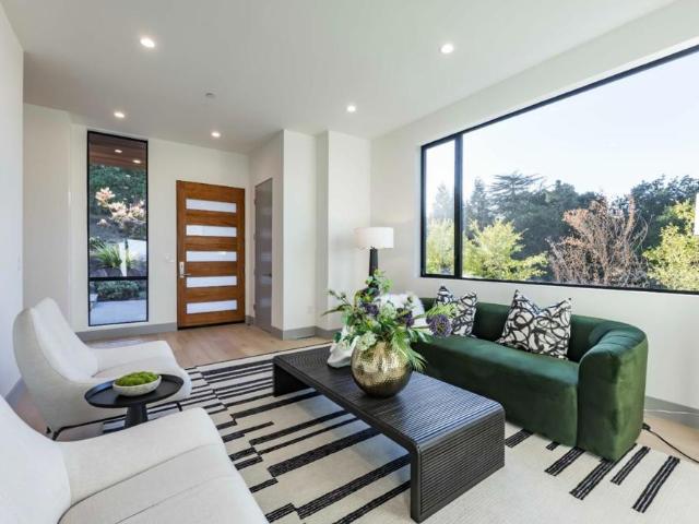 1127 Hillslope Place