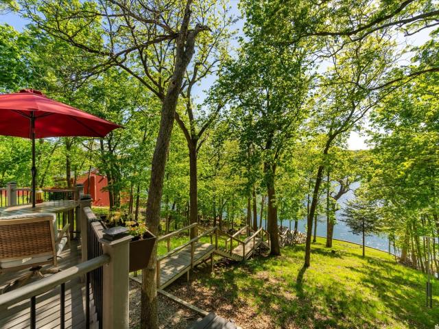 1127 Loganberry Lane