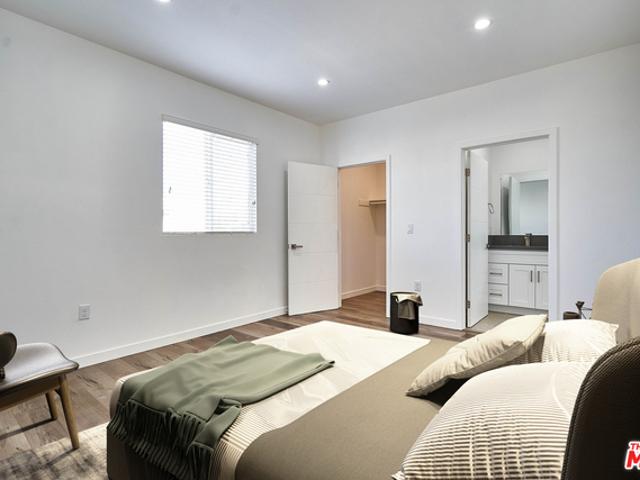 1127 S Harvard Boulevard 1/2