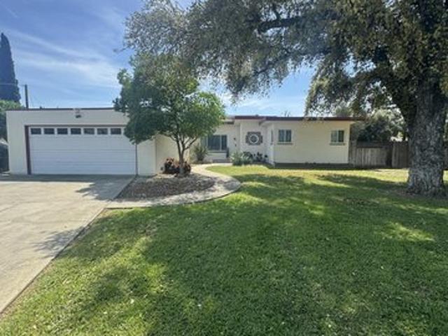 1127 W Walnut Ave, Visalia, CA 93277